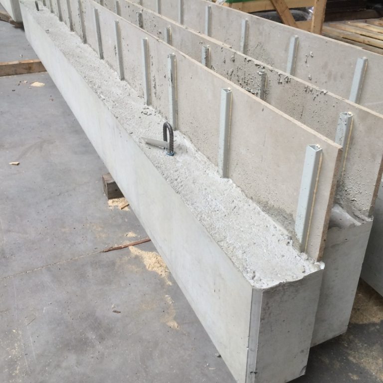 Poutres en beton préfabriquées avec coffrage de radier intégré - Predalco